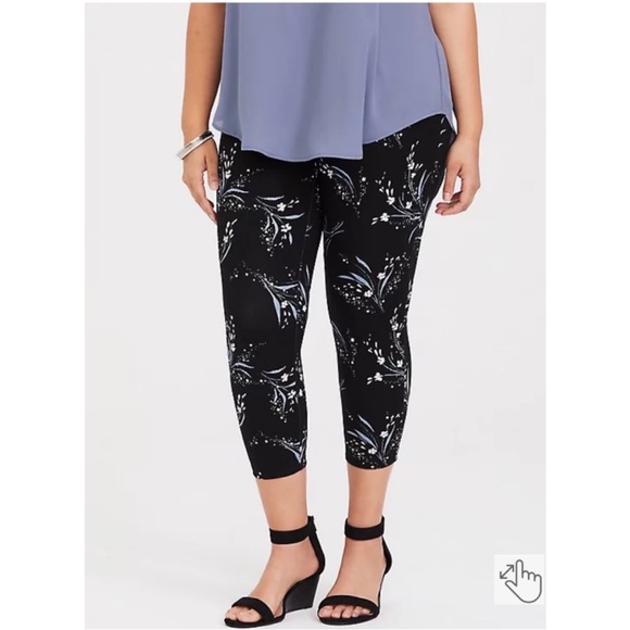 torrid | Pants & Jumpsuits | Nwt Torrid Ponte Slim Fit Crop Pixie Pant ...
